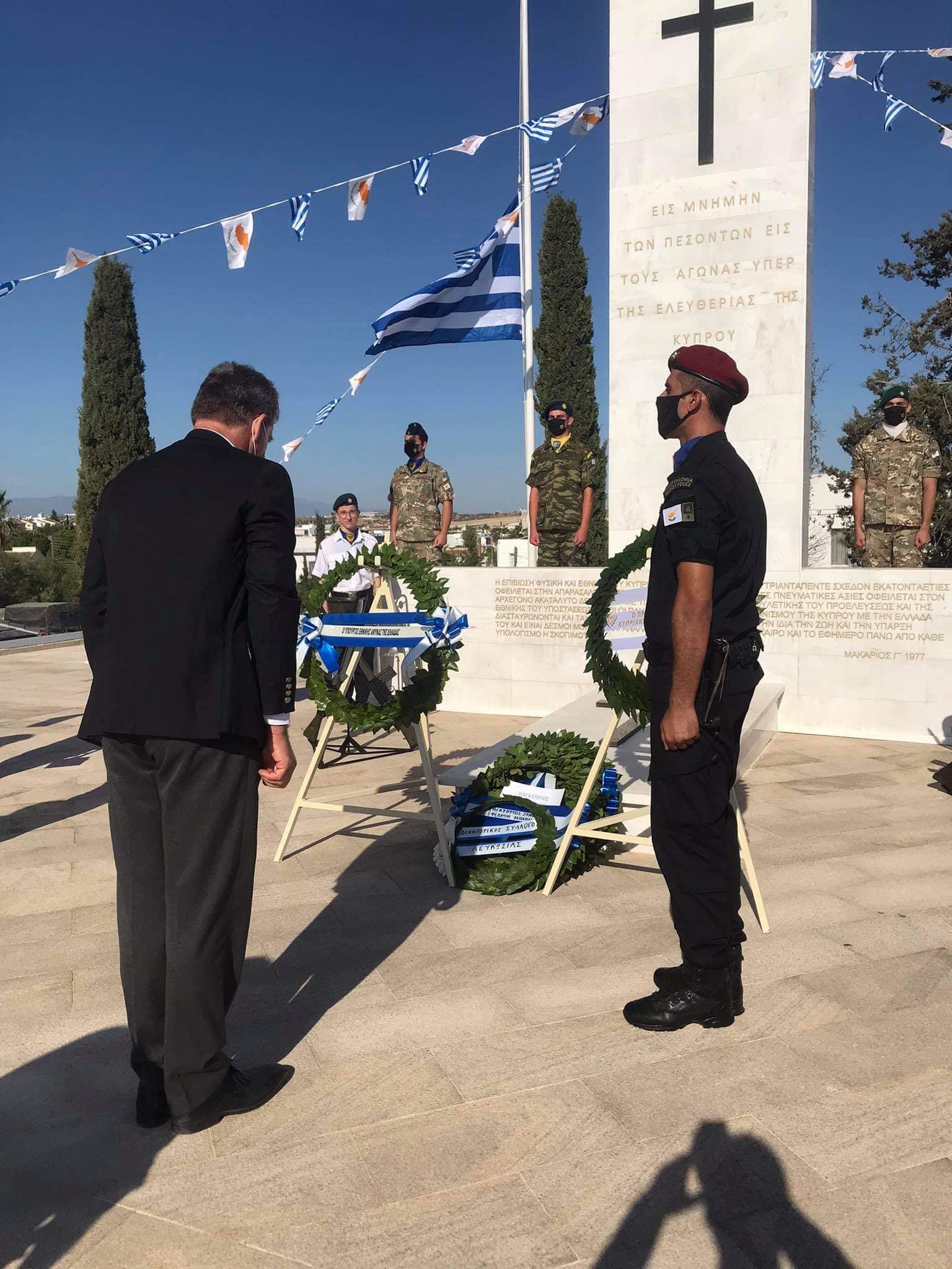 ΚΑΤΑΘΕΣΗ ΣΤΕΦΑΝΟΥ ΣΤΟΝ ΤΥΜΒΟ ΤΗΣ ΜΑΚΕΔΟΝΙΤΙΣΣΑΣ – Nicosia Bar Association