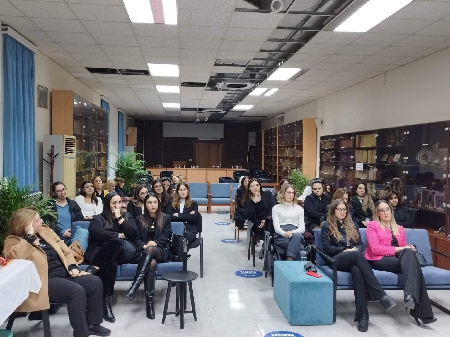 ΔΙΑΧΕΙΡΙΣΗ ΔΥΣΚΟΛΙΩΝ ΛΟΓΩ ΔΙΑΚΡΙΣΕΩΝ ΚΑΙ ΚΑΛΛΙΕΡΓΕΙΑ ΟΜΑΔΙΚΟΥ ΠΝΕΥΜΑΤΟΣ ...
